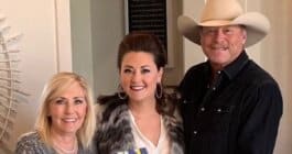 Alan Jackson Shares Rare Family Photo With His Wife And Three Daughters ...