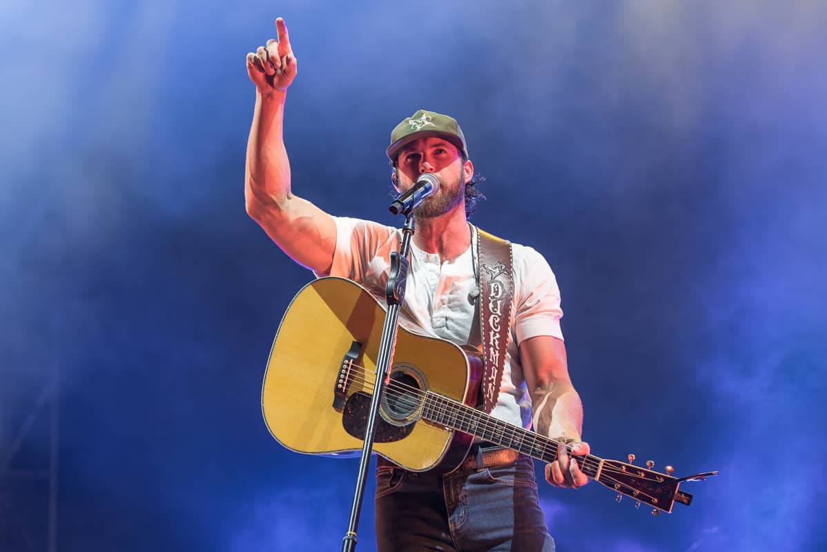 PHOTOS: Riley Green Strips Down To His Boxer Briefs In Debut Gildan ...