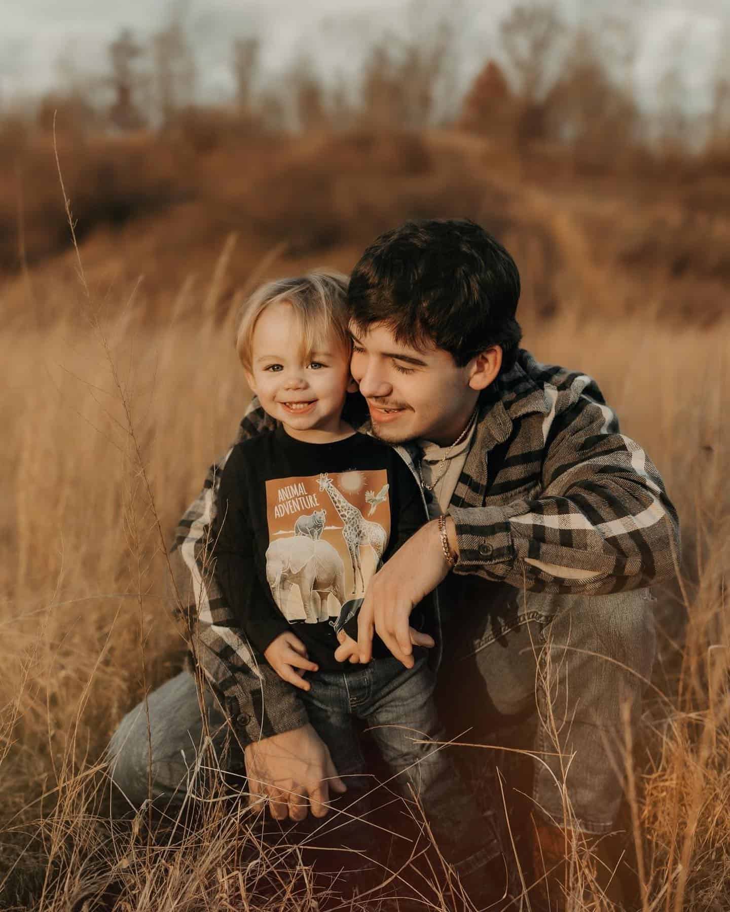 'American Idol' Winner Noah Thompson & His Son Walker Are All Smiles In Adorable New Father/Son ...