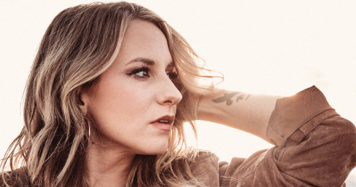 LISTEN: Caitlyn Smith Shares “Lately” From Forthcoming New Project ...