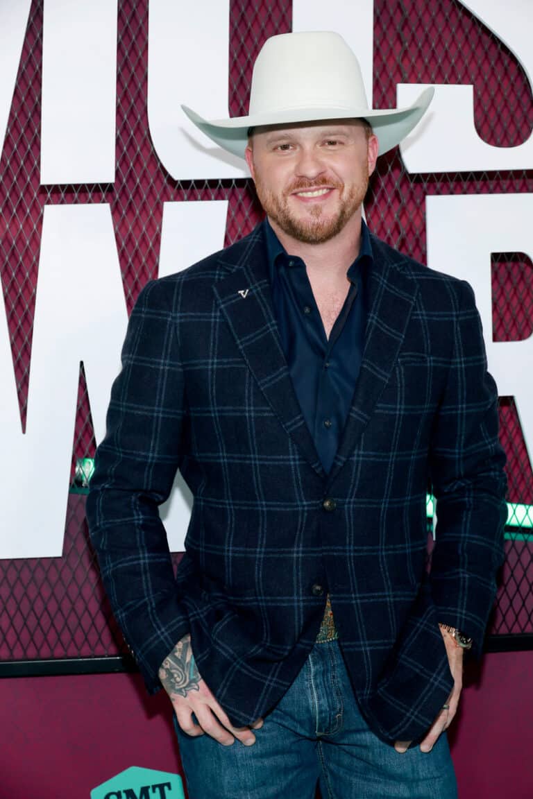 Cody Johnson Announces 24-Track Double Album 'Leather'