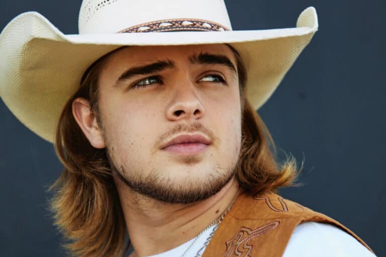 WATCH: Colin Stough Stuns With Countrified Cover Of "Hand In My Pocket ...