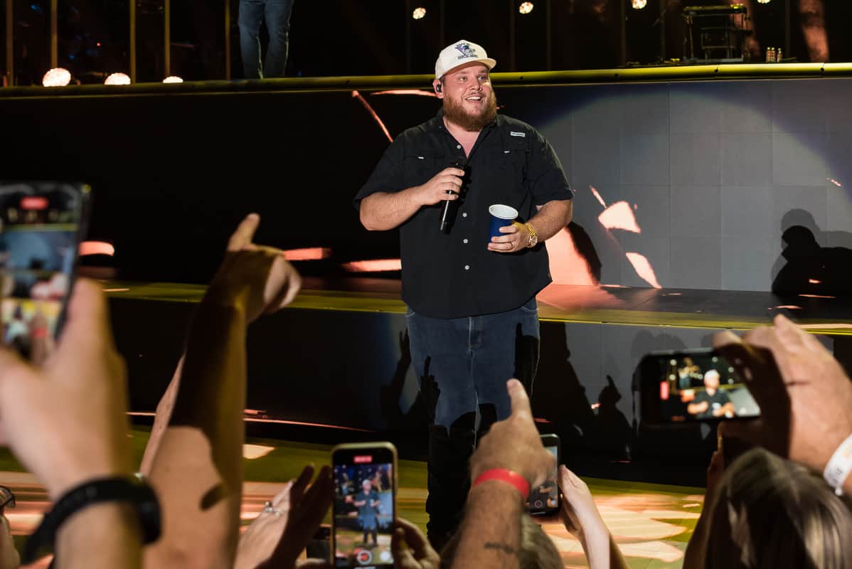 Luke Combs Shares Full-Circle Moment With "Absolute Legend" Vince Gill ...