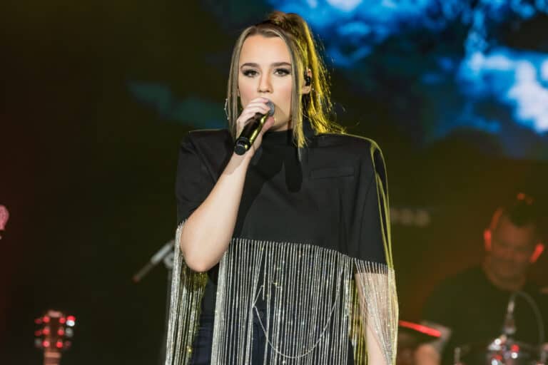 BREAKING: Gabby Barrett Suddenly Cancels Three Upcoming Concerts After ...