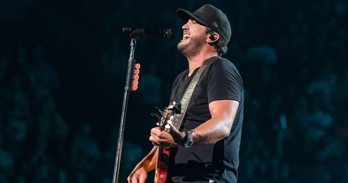 Luke Bryan Powers Through Vocal Issues, Delivers An Unforgettable ...