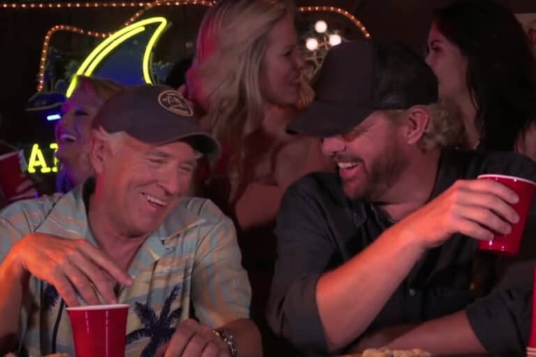 Remember When Jimmy Buffett And Toby Keith Teamed Up For "Too Drunk To Karaoke"? - Music Mayhem