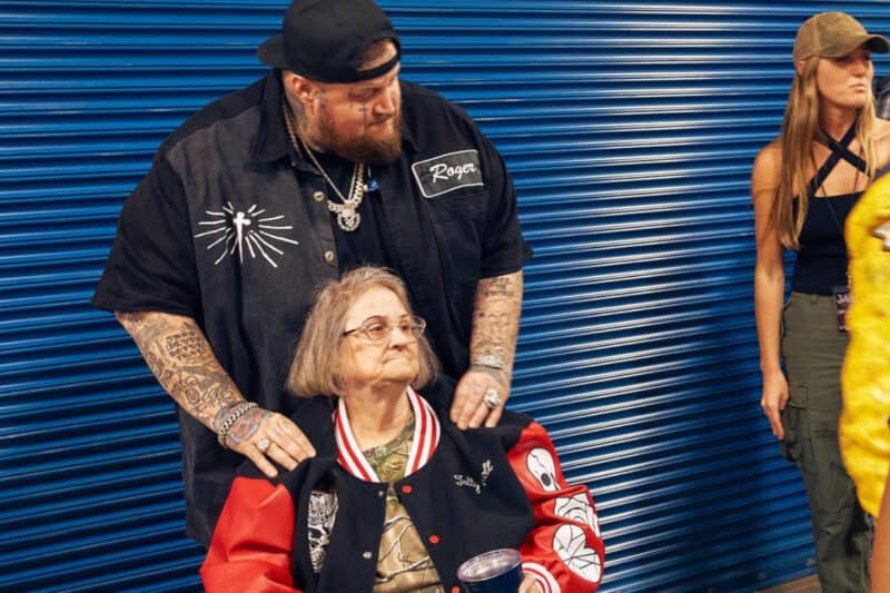 Jelly Roll Says It's “One Of The Coolest Experiences” When His Mom Gets ...