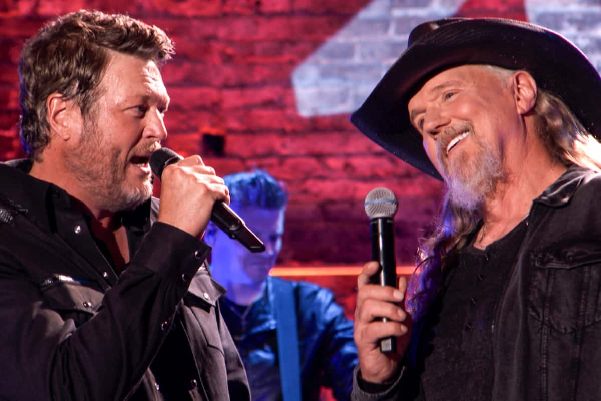 Blake Shelton And Trace Adkins Reunite for Rowdy Performance On 'New ...