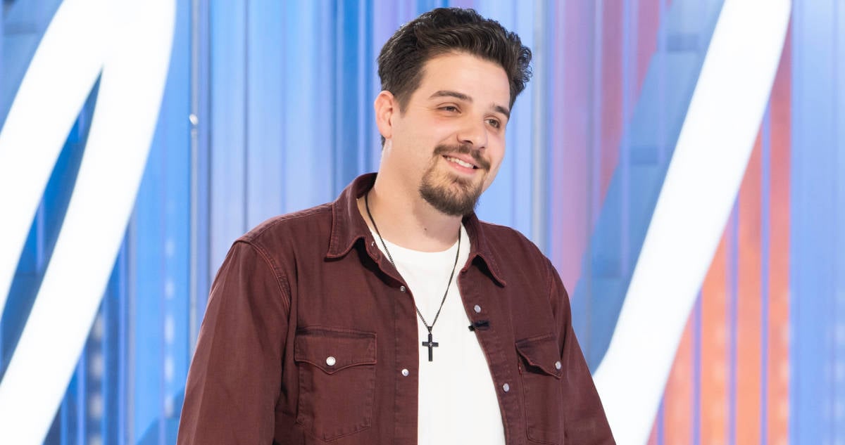 The Singing Barber, Noah Peters, Proves He's Destined For Country Music ...