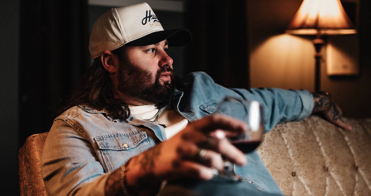 Koe Wetzel Offers Fans A Glimpse Into His Unconventional Lifestyle With ...