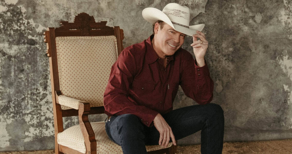 Clay Walker Talks “Surreal” Experience Recording New Music With Iconic ...