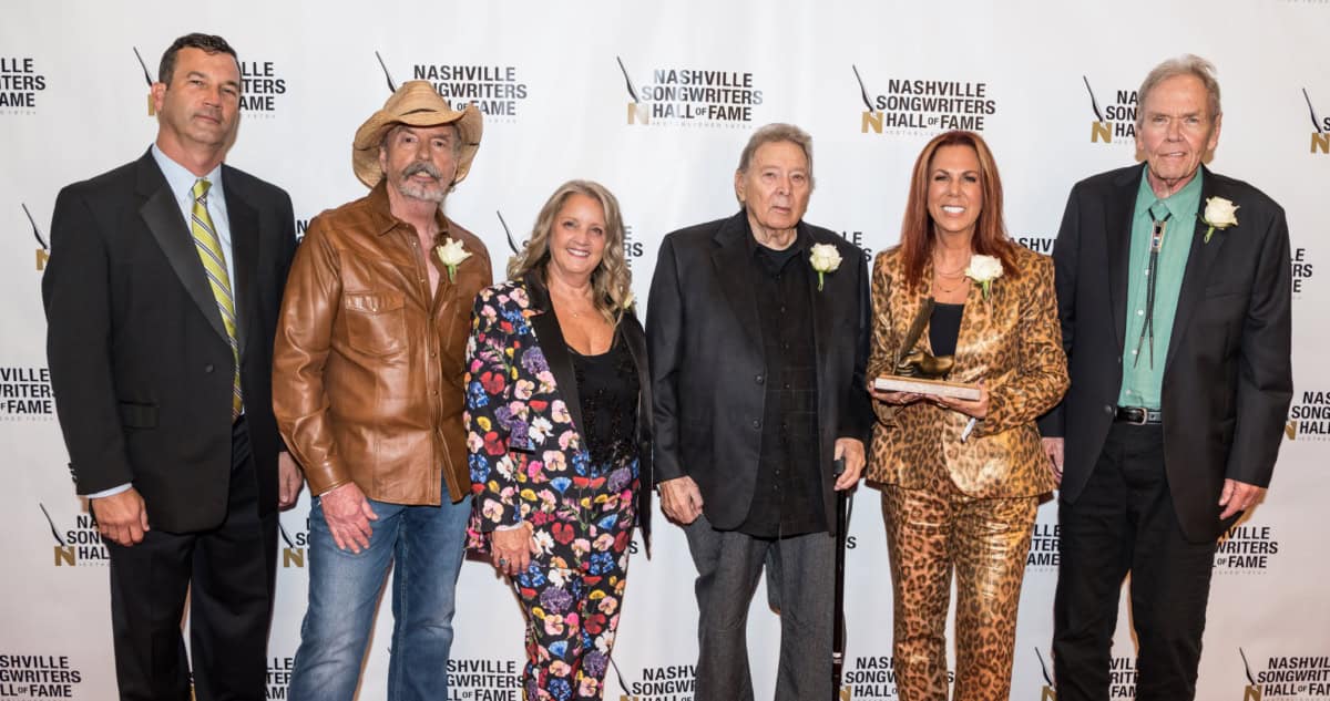 David Bellamy, Liz Rose, Victoria Shaw And More Inducted Into Nashville Songwriters Hall of Fame ...