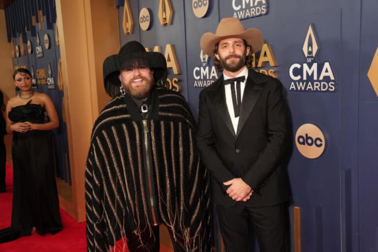 Thomas Rhett And Teddy Swims Stun With Soulful, Show-Stopping Medley At ...