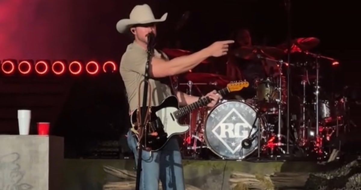Riley Green Stops Toronto Concert To Address Fight, Calls On Security ...