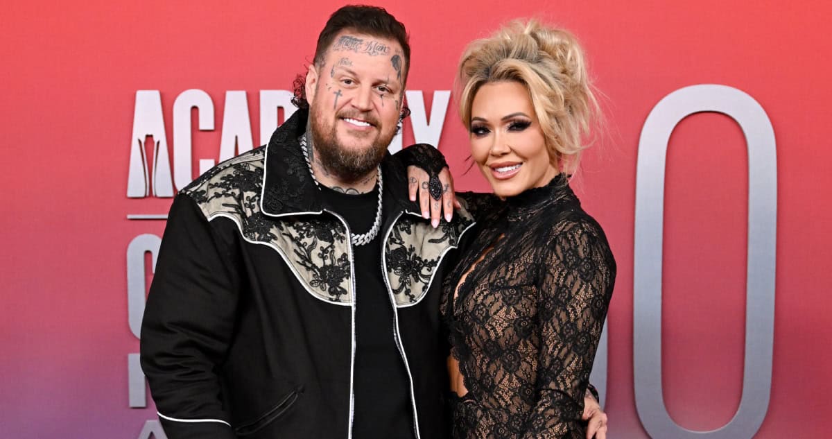 Jelly Roll And Wife Bunnie XO Turn Heads On The Red Carpet At 2025 ACM Awards - Music Mayhem