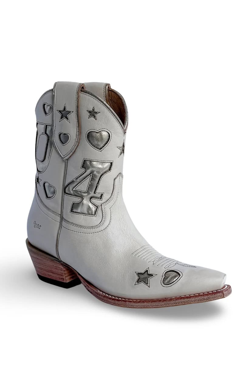 Lainey Wilson Launches Golden West Boots, A Stylish Western Footwear ...