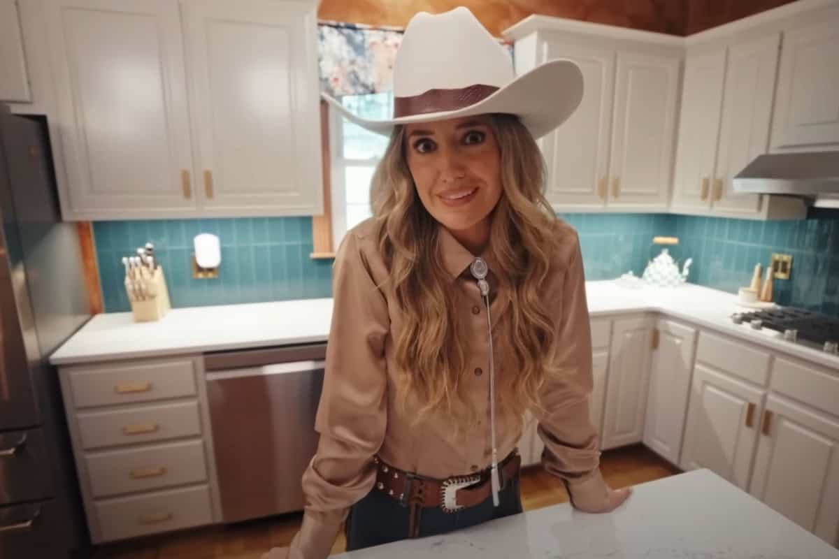 Lainey Wilson Takes Fans Inside Her Hippie, Western-Inspired Nashville Home: "This House Is ...