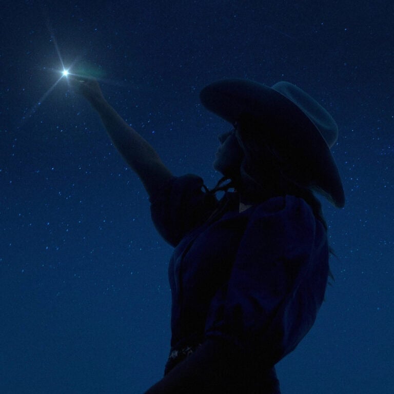 Anne Wilson On New Album 'Stars,' Says It Captures "The Struggles, And ...