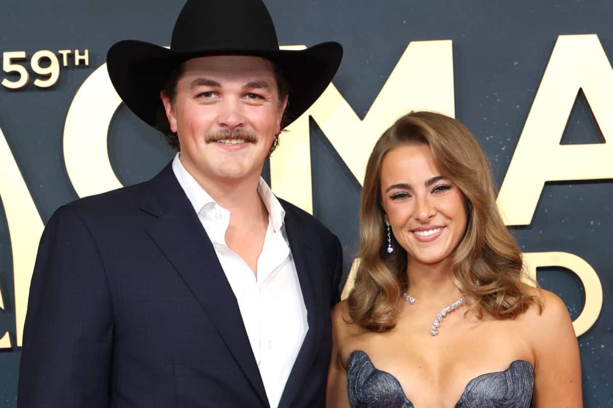 Zach Top And Girlfriend Amelia Taylor Are All Smiles Arriving To The 2025 CMA Awards - Music Mayhem
