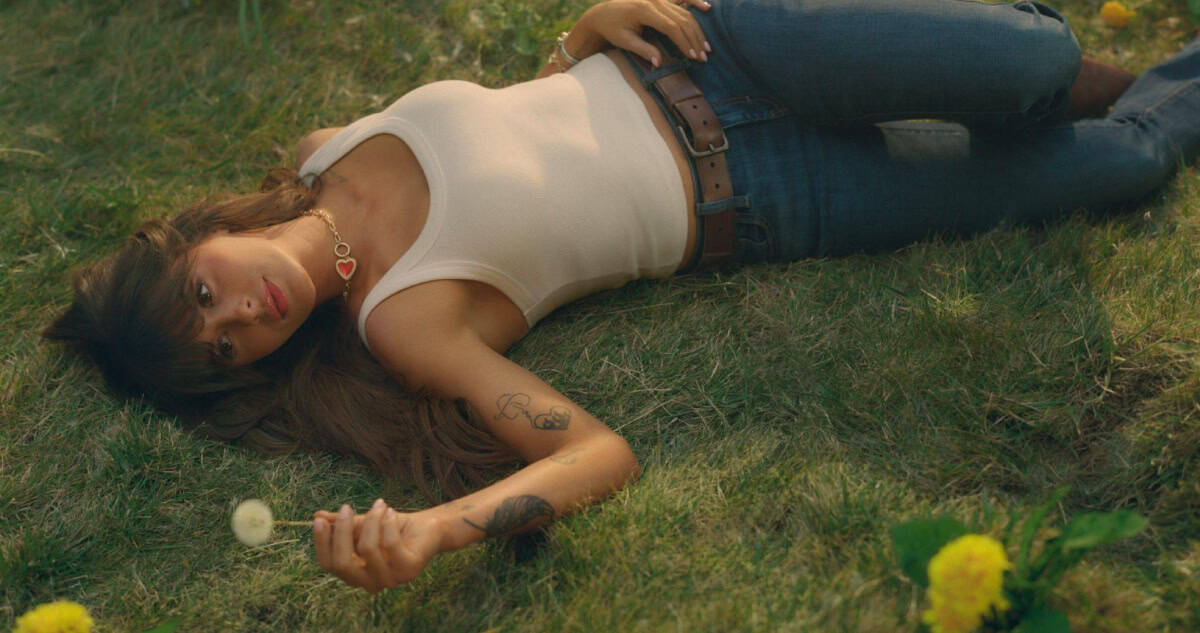 Ella Langley Named American Eagle “Denim Darling” In First Major ...