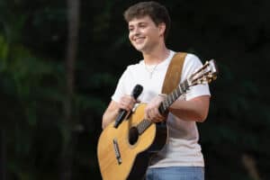 Lucas Leon Tributes His Parents With Cover Of Miranda Lambert’s “The ...